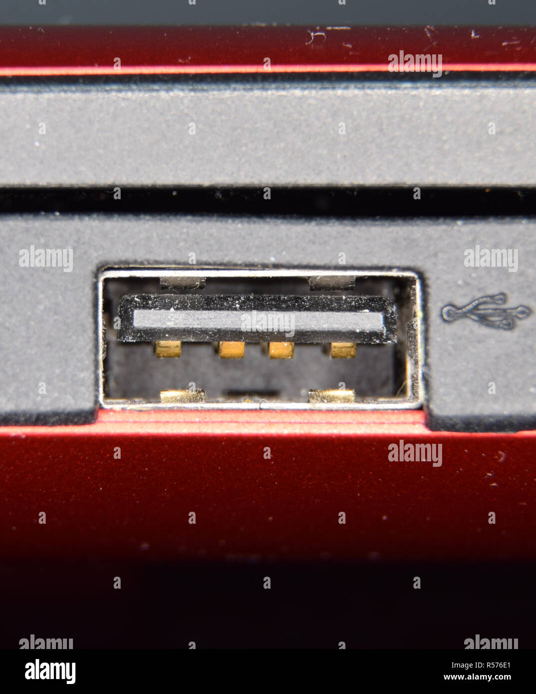 A USB 2.0 connector port on a laptop computer Stock Photo - Alamy