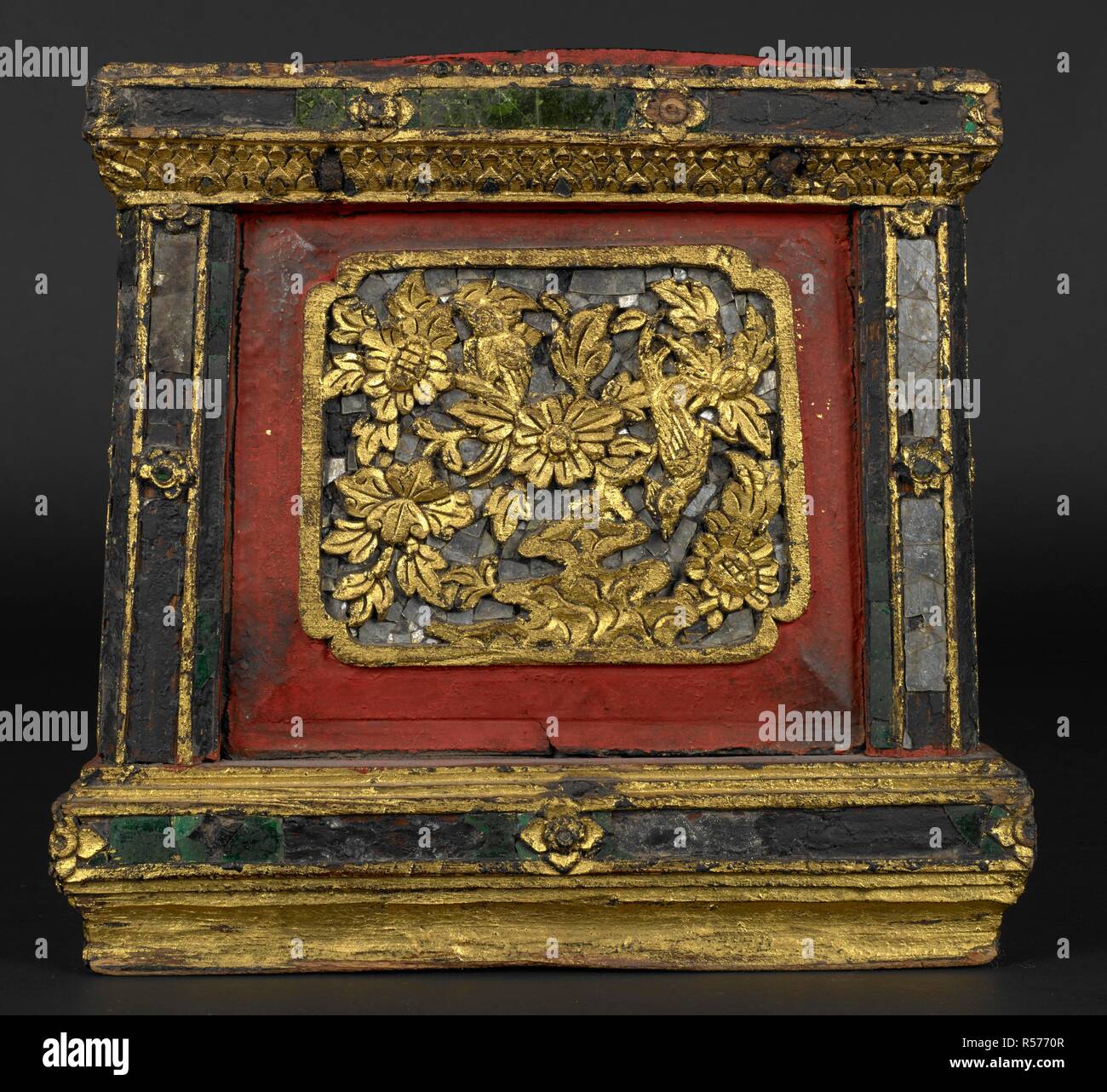 End of a box made to contain a manuscript. 19th Century lacquer ...