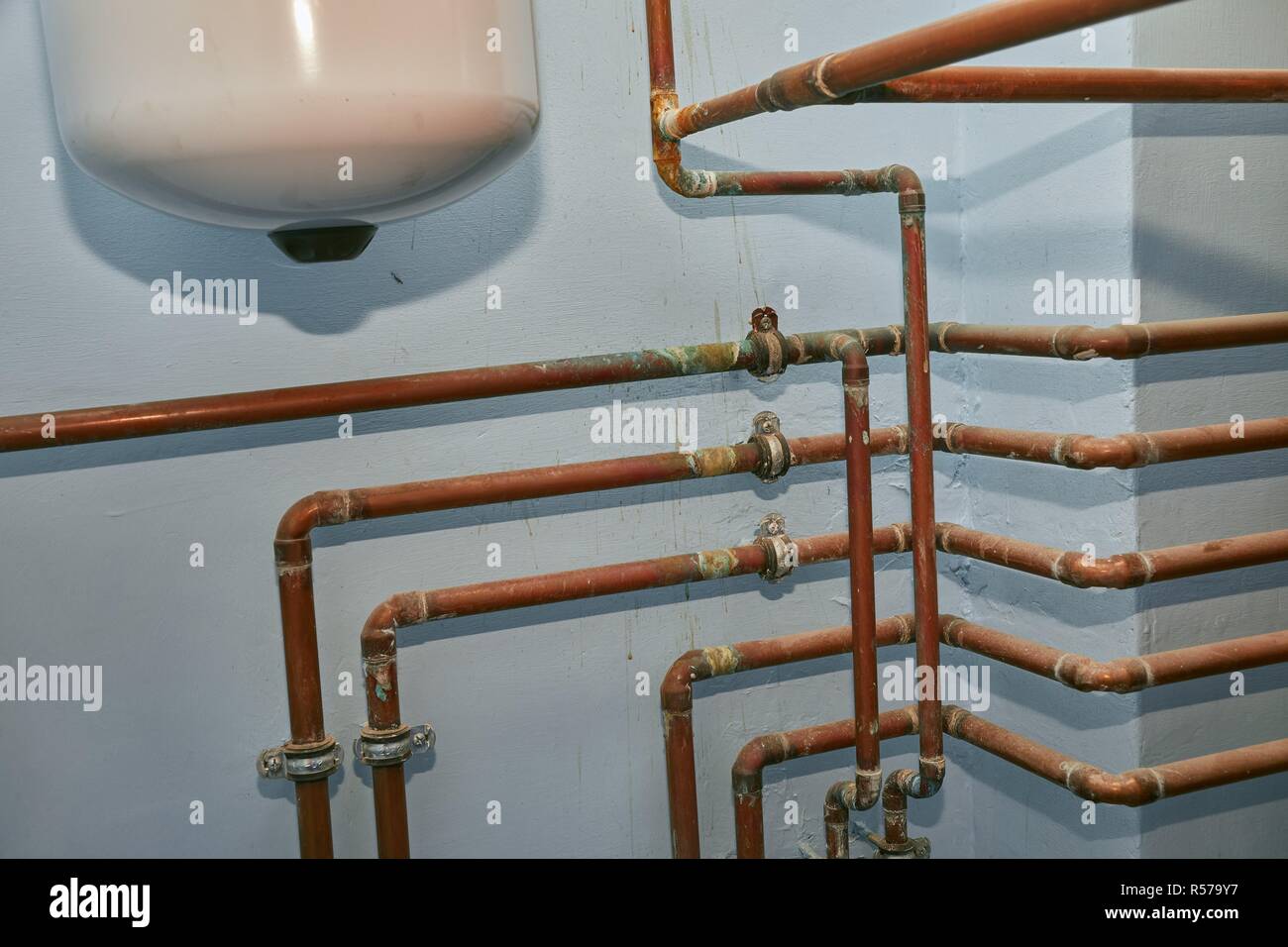 System pipe hi-res stock photography and images - Alamy