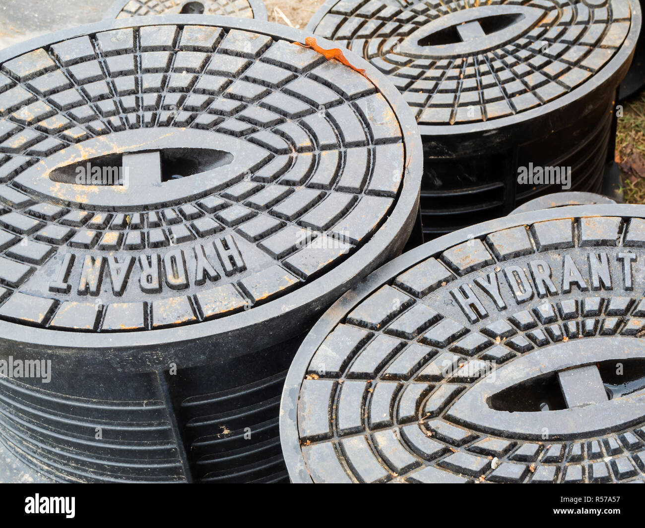 Fire hydrant lid hi-res stock photography and images - Alamy