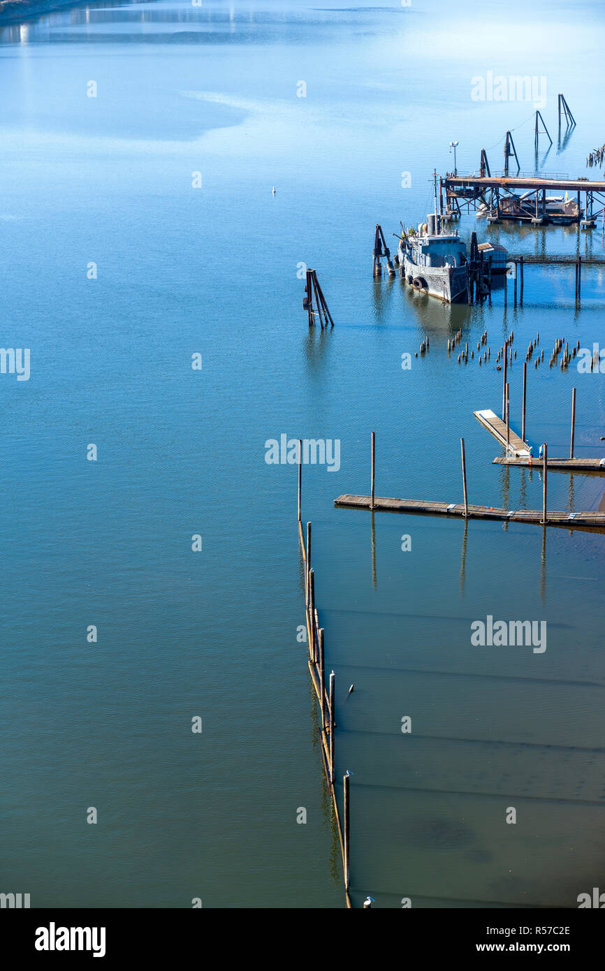 Tires on a tugboat hi-res stock photography and images - Alamy