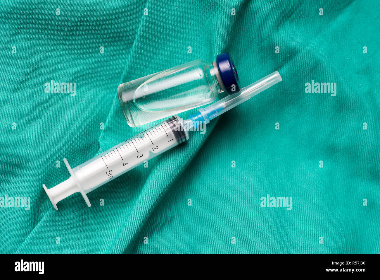 medical syringe and vials Stock Photo - Alamy
