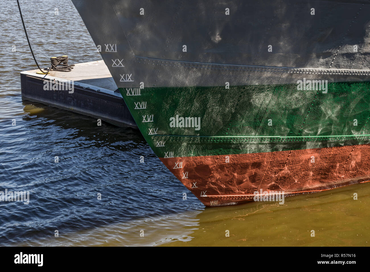 bow of a ship Stock Photo - Alamy