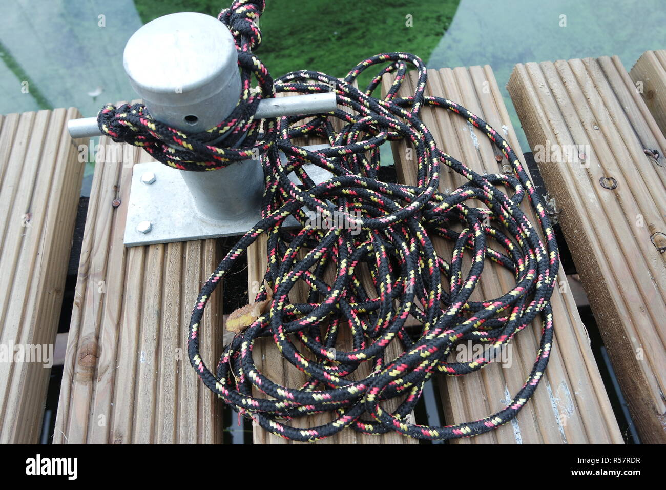 boat jam at the bollard Stock Photo - Alamy