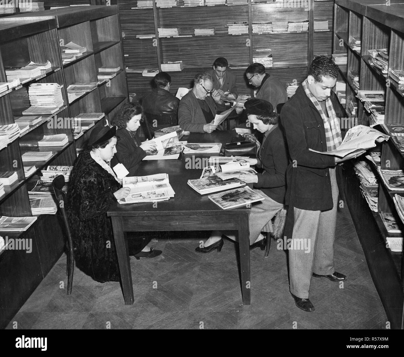 1940s periodical hi-res stock photography and images - Alamy
