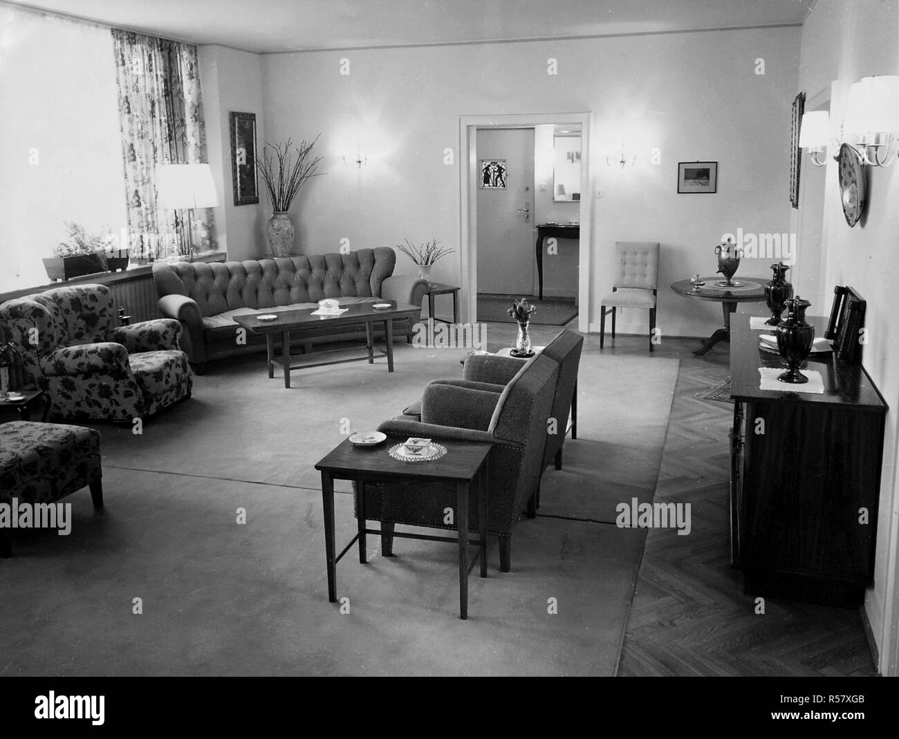 1950's office interior hi-res stock photography and images - Alamy
