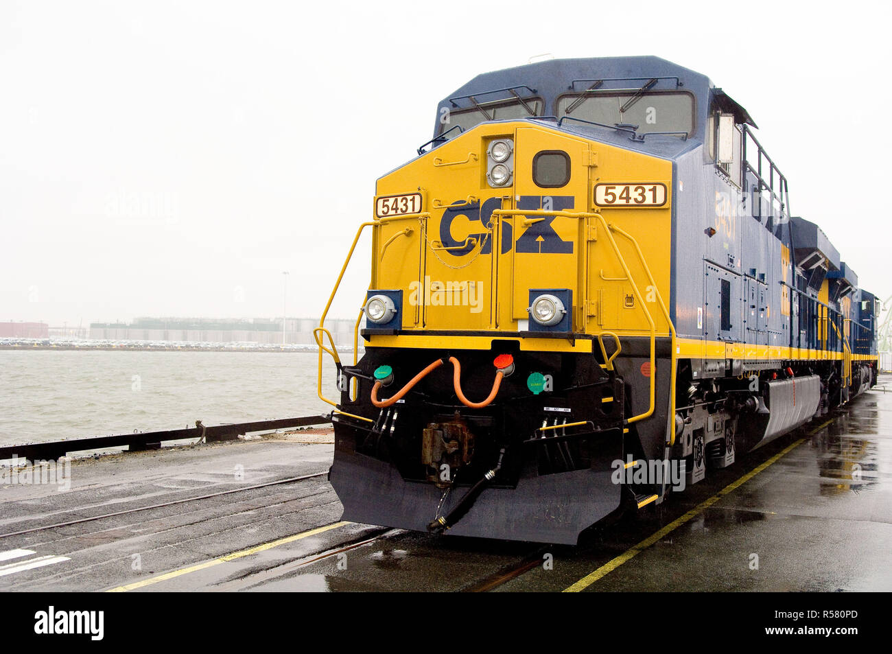 2000s csx freight train engine hi-res stock photography and images - Alamy