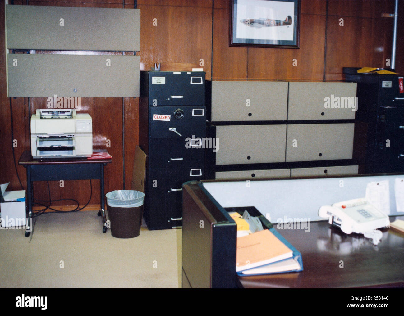 London empty 1990s hi-res stock photography and images - Alamy