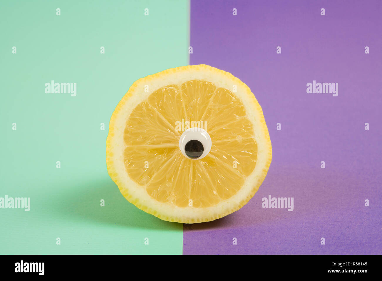 Lemon half color line hi-res stock photography and images - Alamy