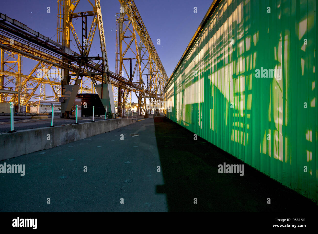 Mare island dry dock hi-res stock photography and images - Alamy