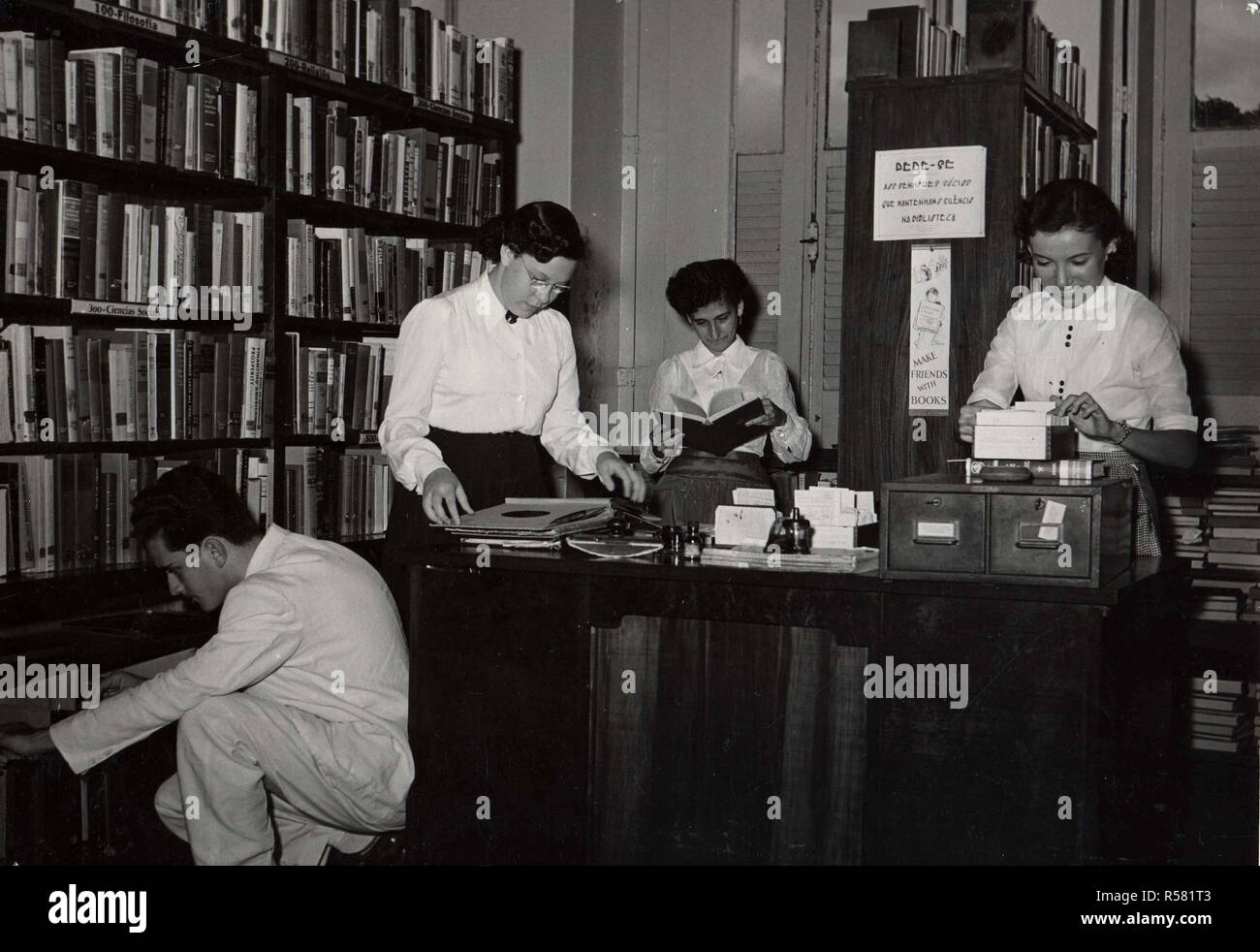 1950s Libraries High Resolution Stock Photography and Images - Alamy