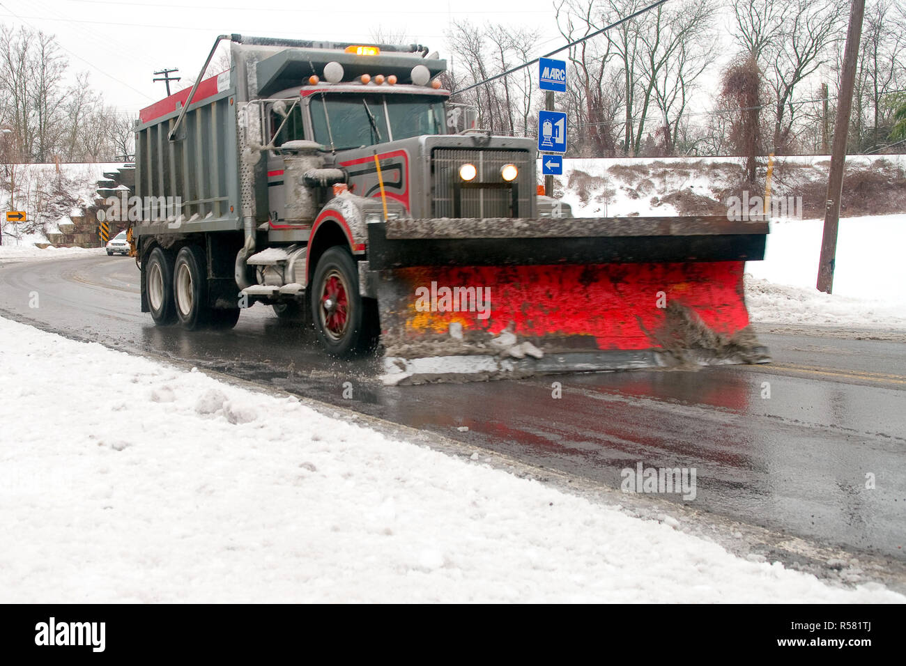 Plow clearing slushy road hi-res stock photography and images - Alamy