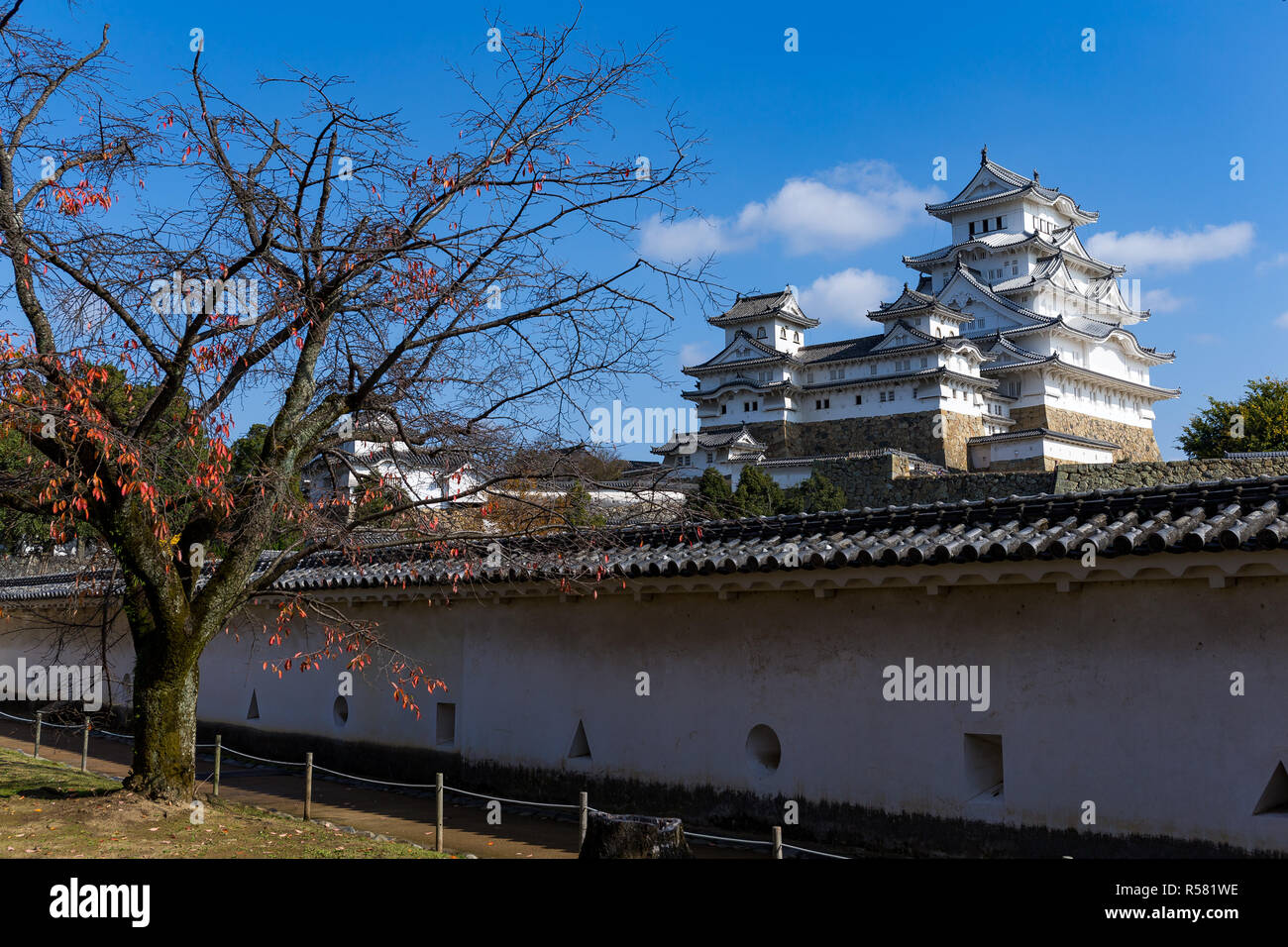 Traditional White Himeji castle Stock Photo - Alamy
