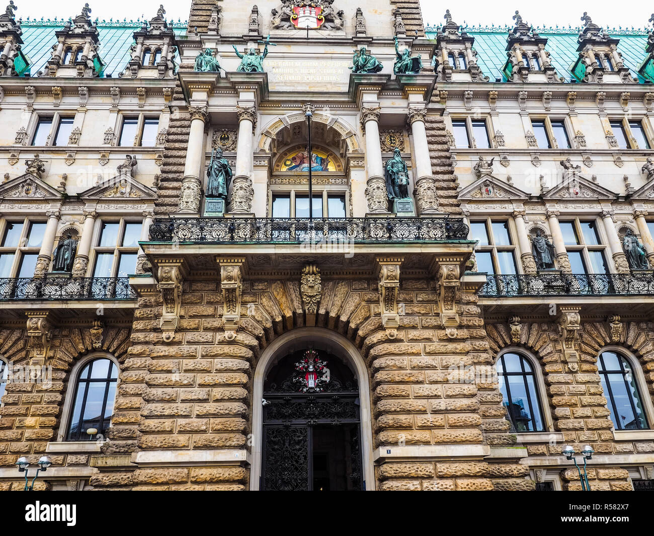 Hamburg Rathaus city hall hdr Stock Photo - Alamy