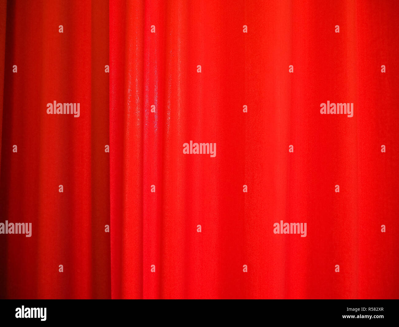 red curtain background Stock Photo - Alamy