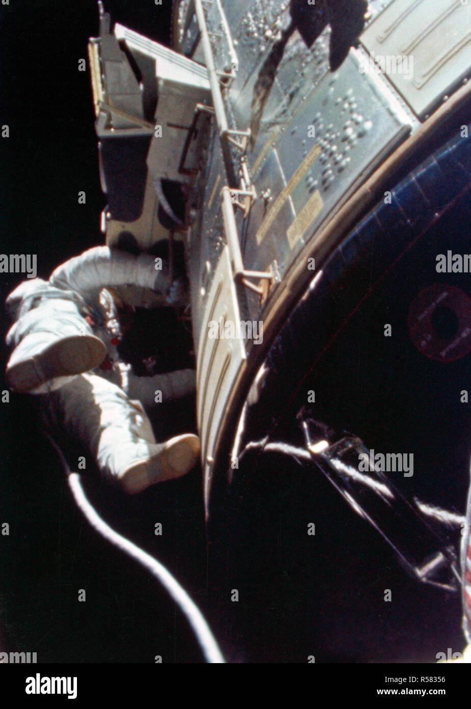 (5 Aug. 1971) --- Astronaut Alfred M. Worden, command module pilot of ...