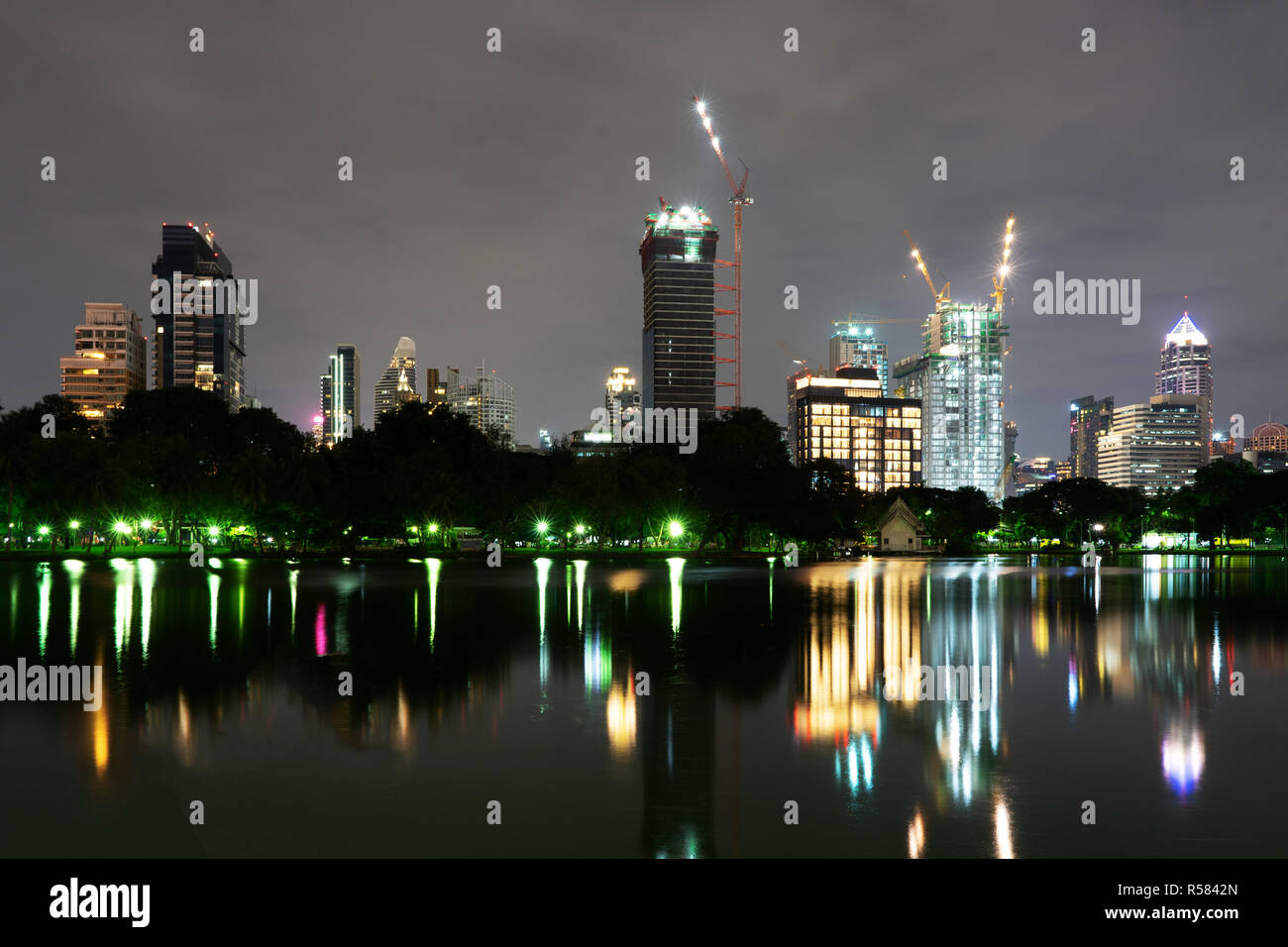 Building in night background hi-res stock photography and images - Alamy