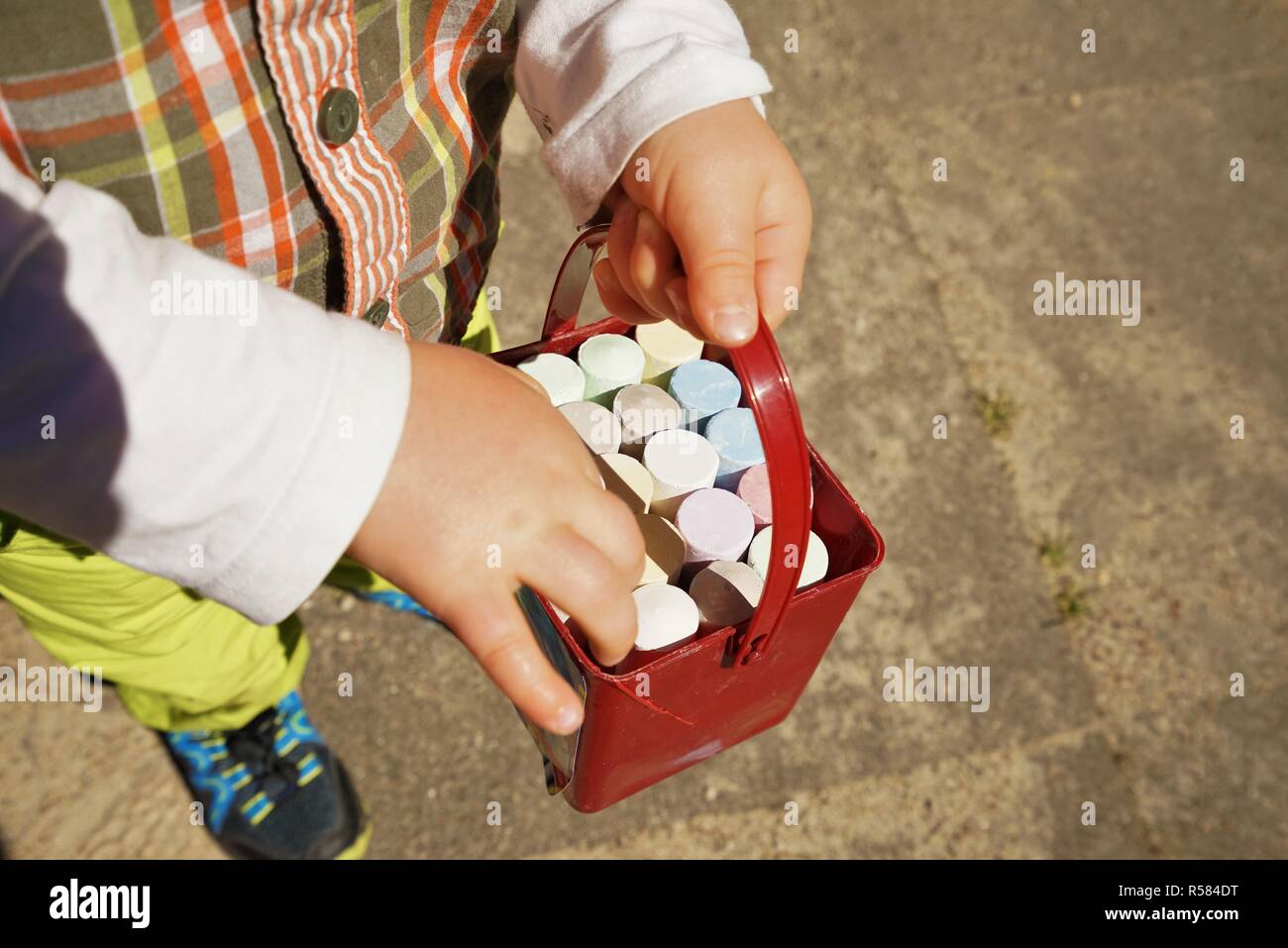 child with chalk Stock Photo - Alamy