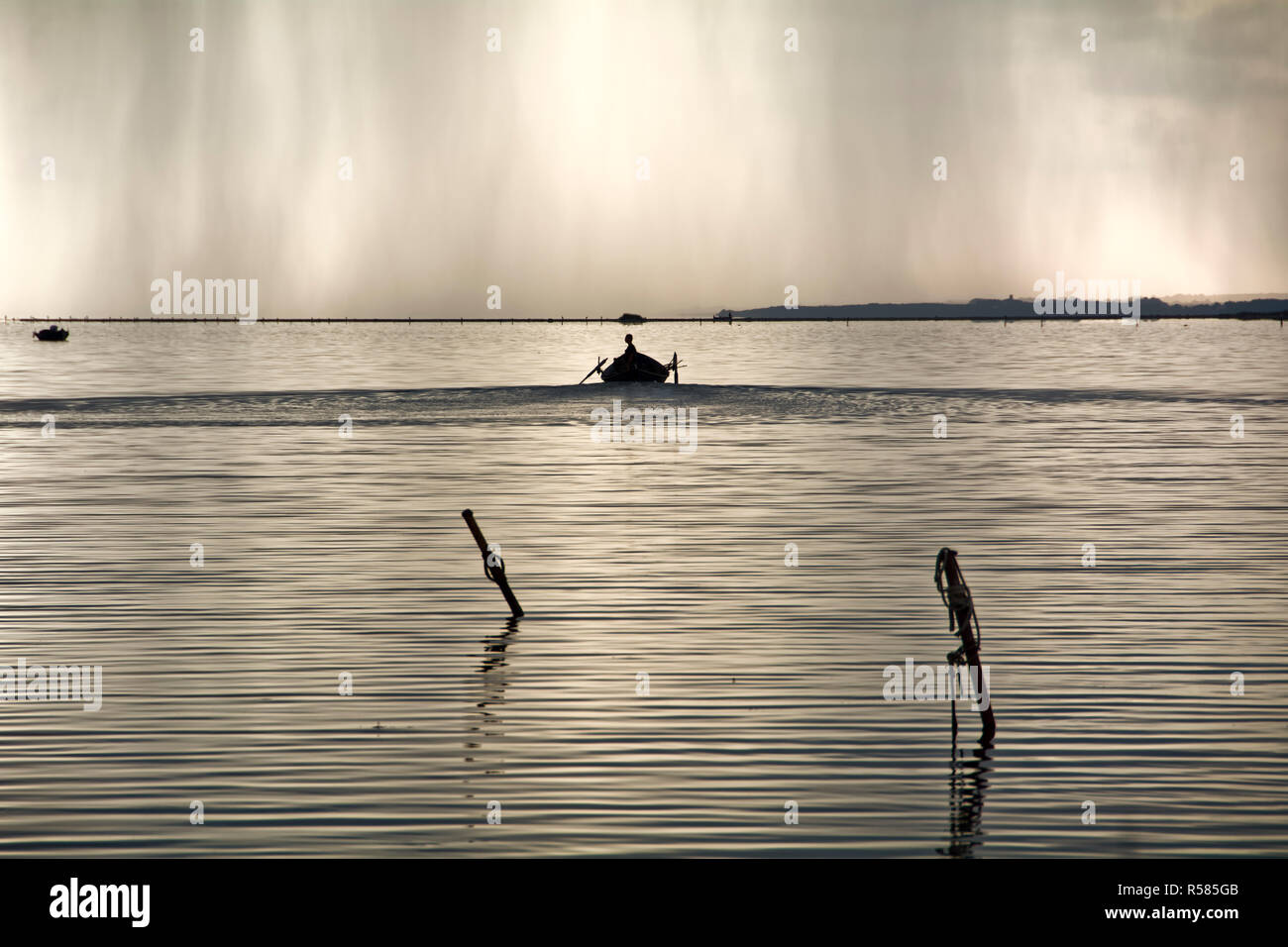 Shiny ship hi-res stock photography and images - Alamy