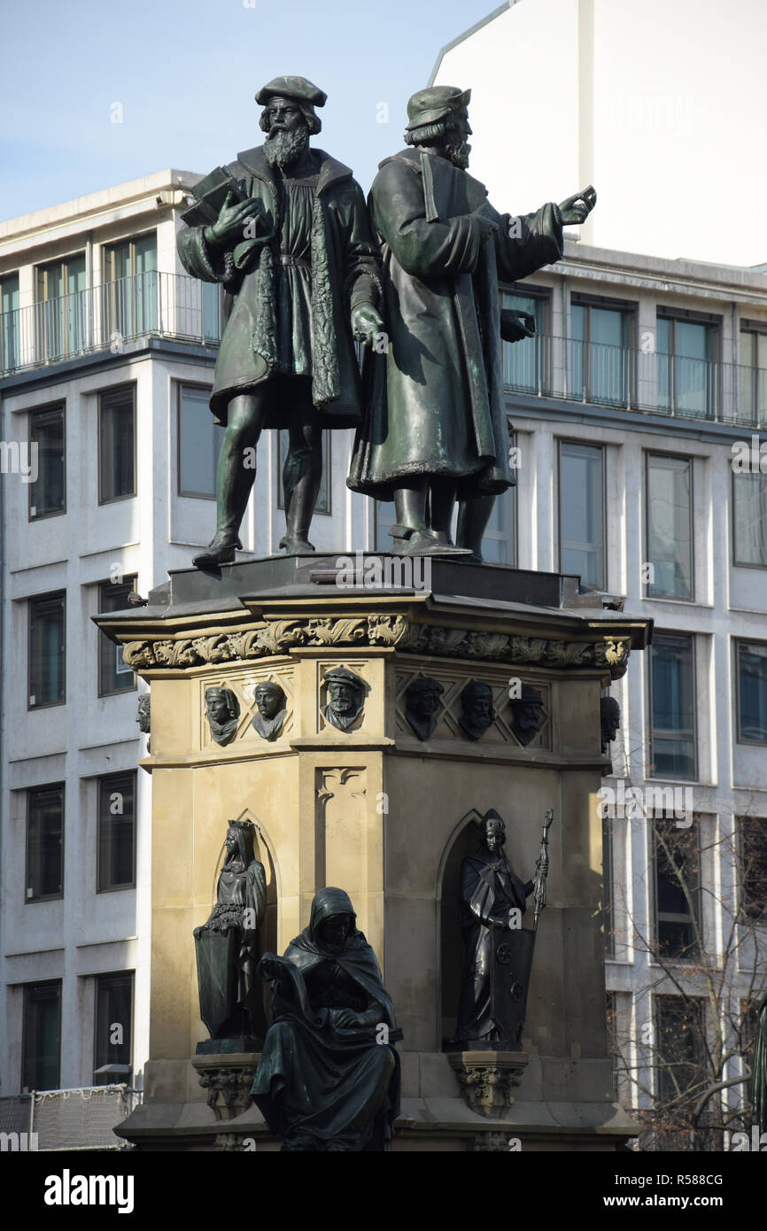 Johannes gutenberg memorial hi-res stock photography and images - Alamy