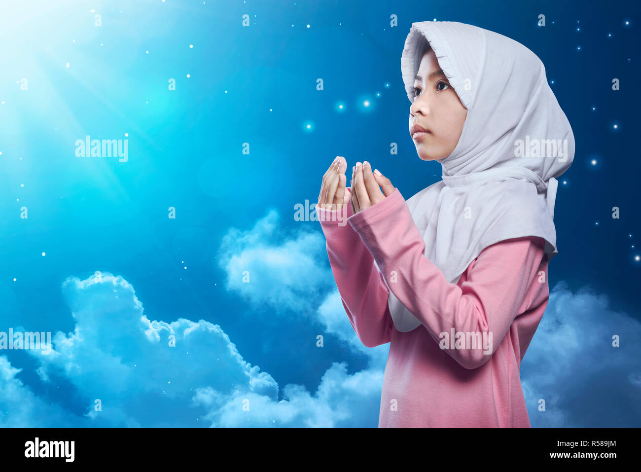 Muslim kid fashion hi-res stock photography and images - Alamy