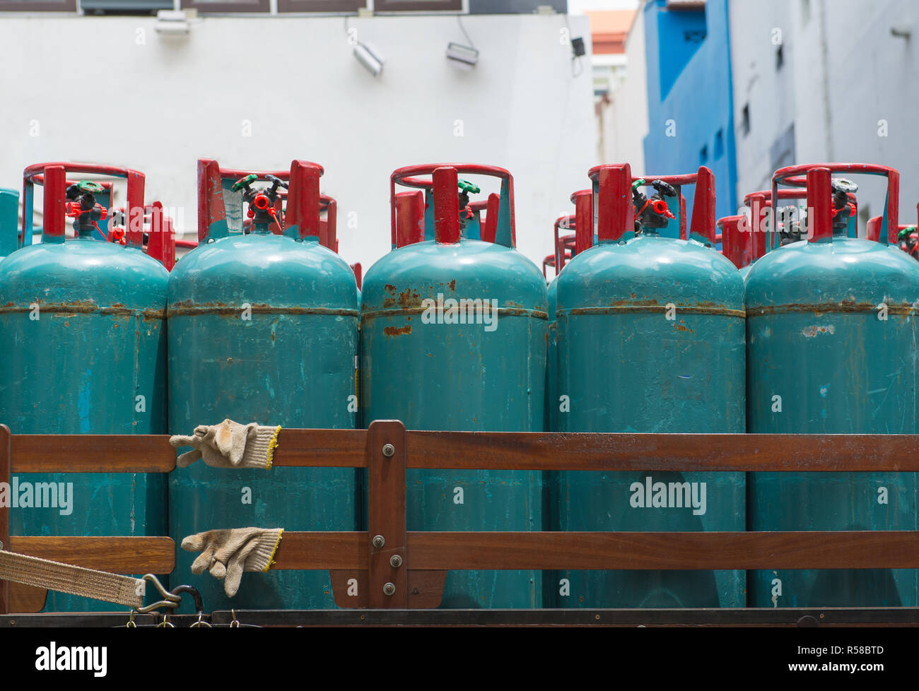 Butane Tanks Stock Photos & Butane Tanks Stock Images - Alamy