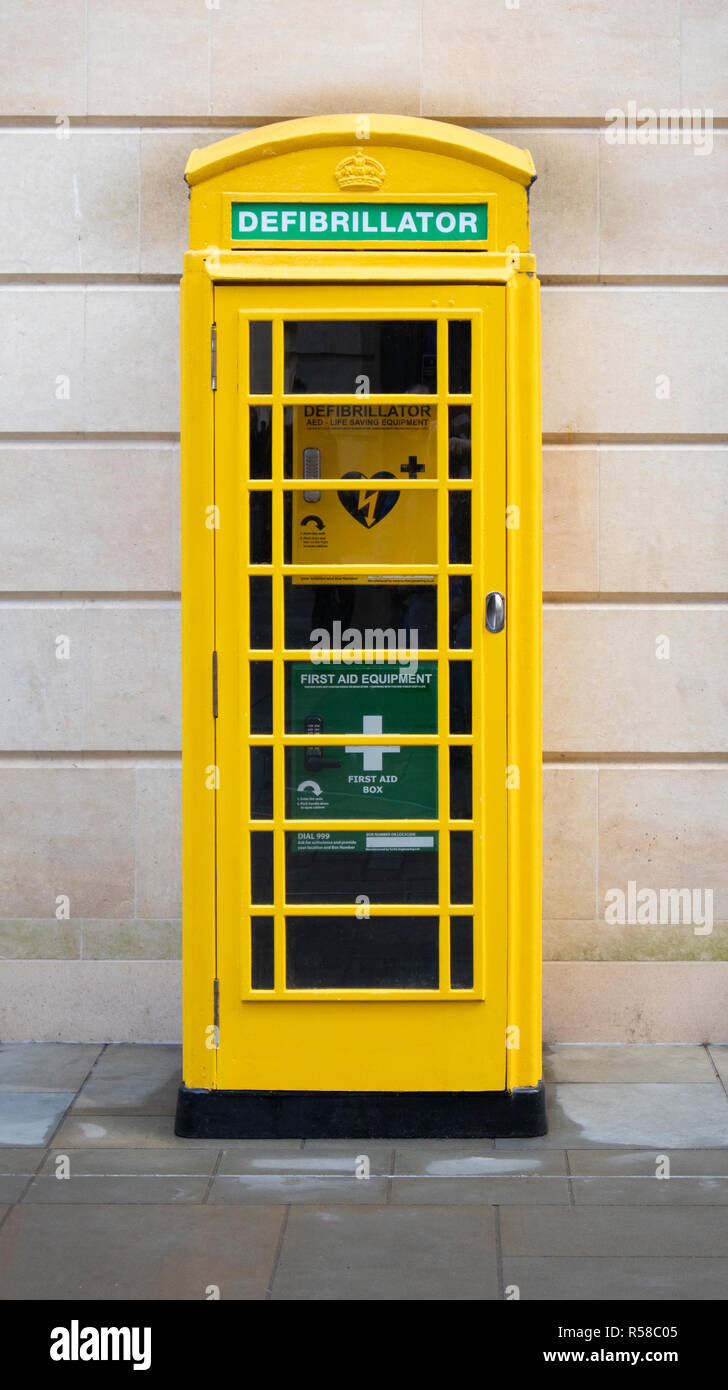 Defib phone booth hi-res stock photography and images - Alamy