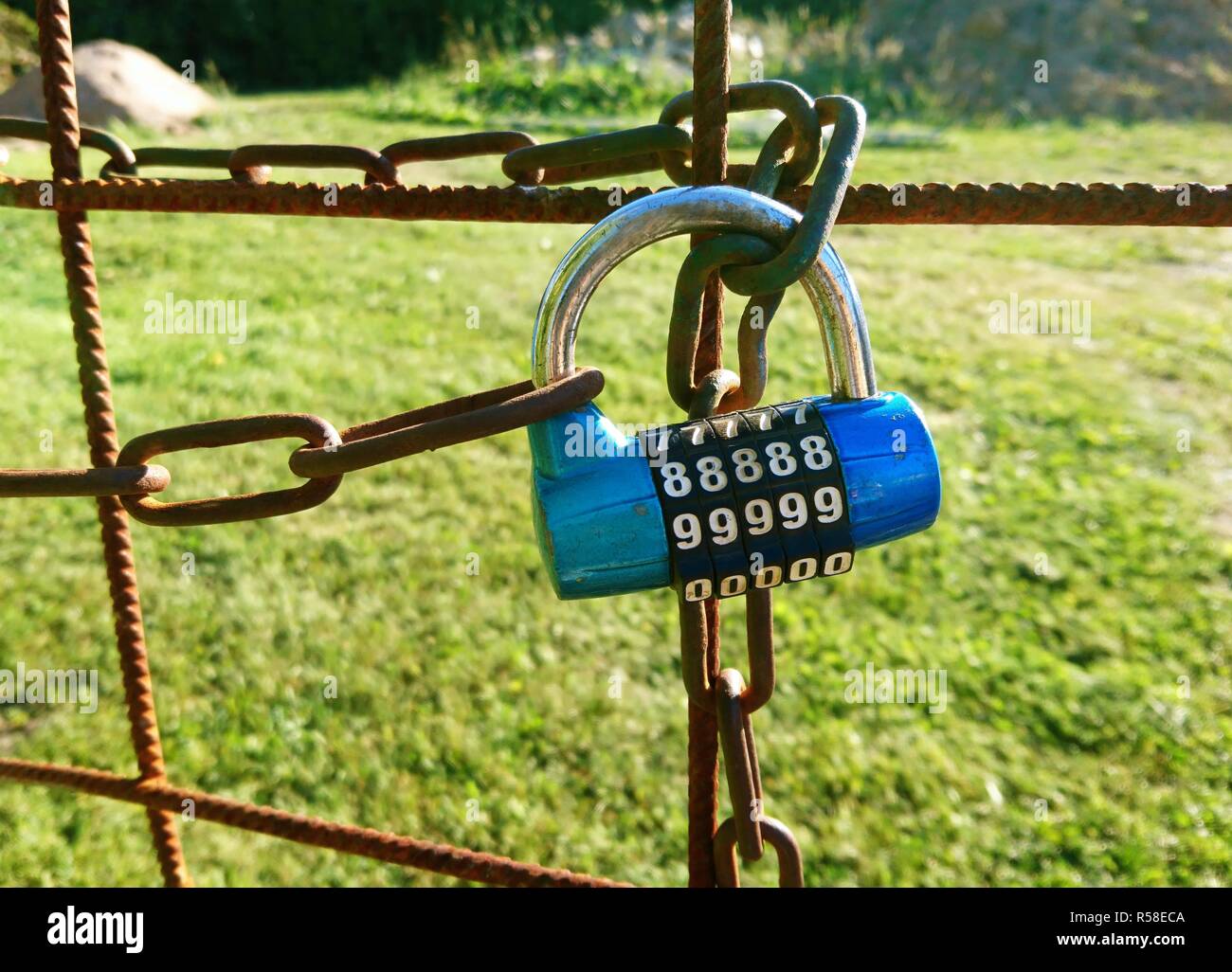 Secure garden gate hi-res stock photography and images - Alamy