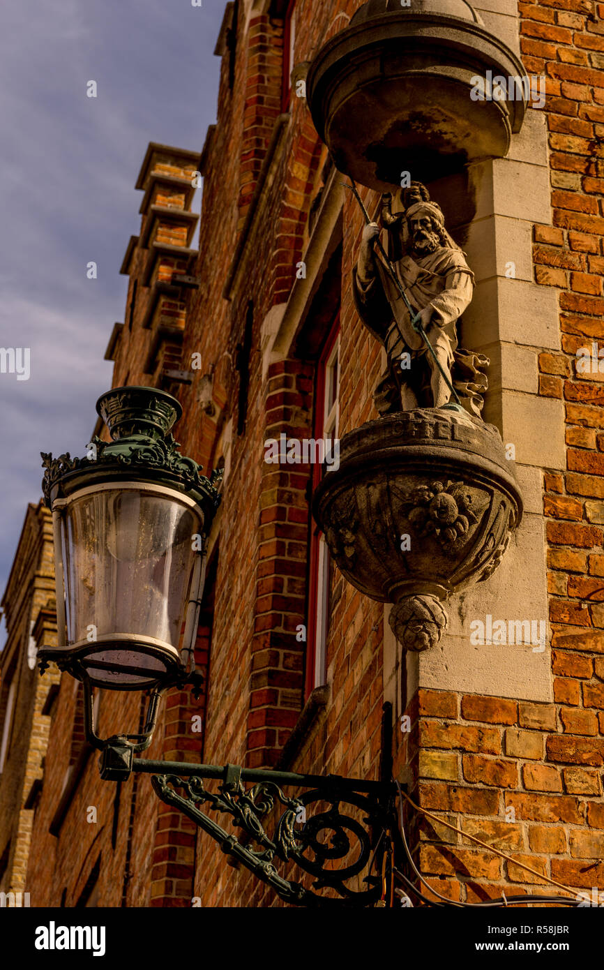 Sculpture post medieval architecture hi-res stock photography and ...