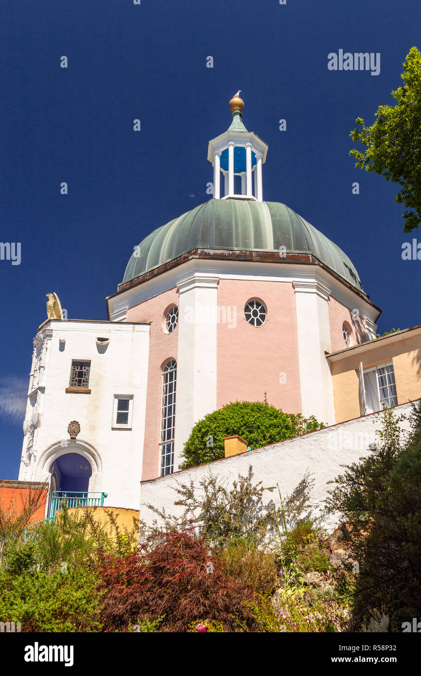 Italian style building with dome at Portmeirion, Wales Stock Photo - Alamy