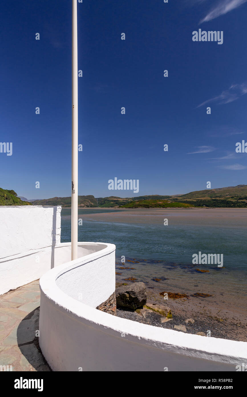 Sunshine promenade wall hi-res stock photography and images - Alamy