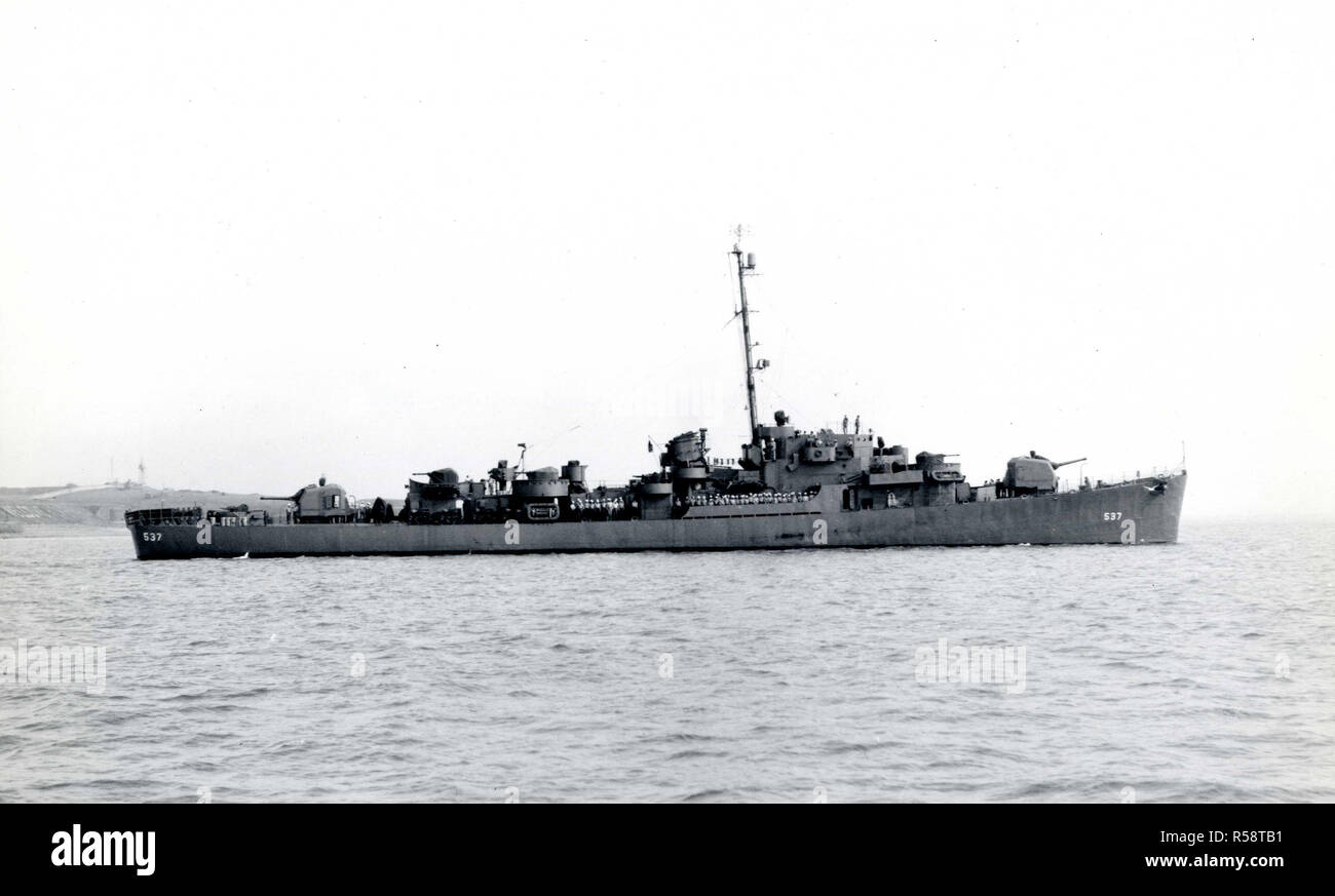 WW II Ships / World War II Ships - This photograph shows the DE-537 USS ...