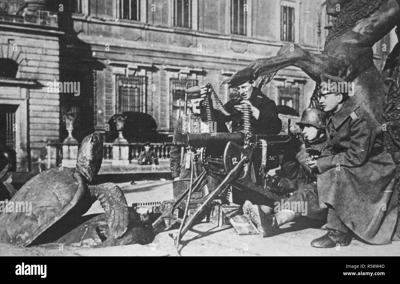 German Revolution - Berlin in the grip of Revolutionists. Revolutionary ...