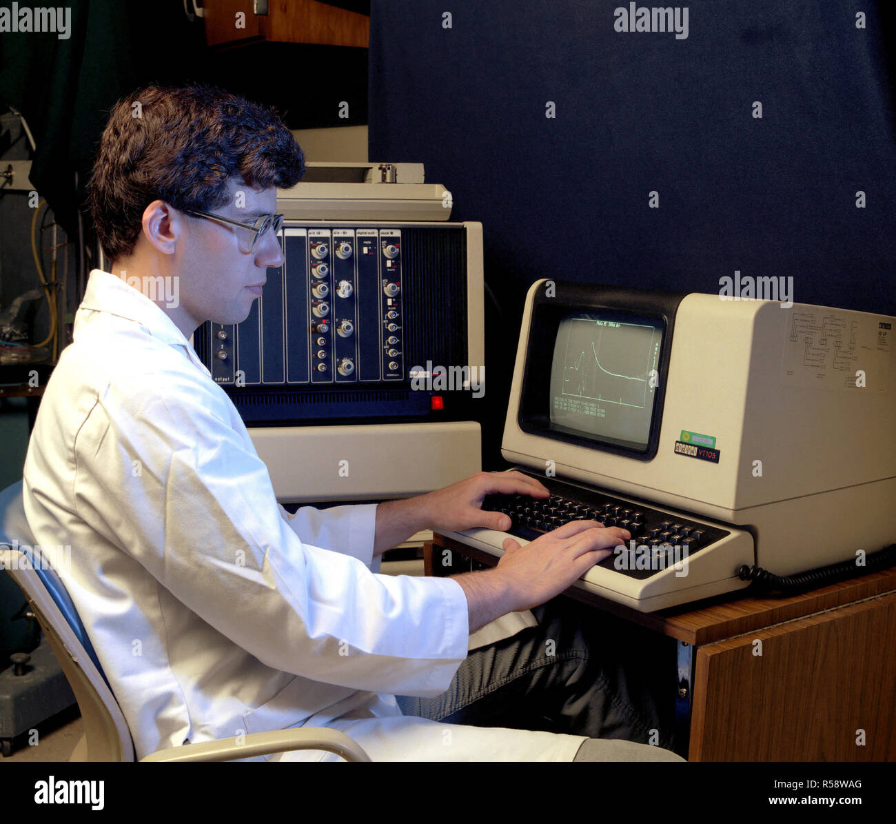 Computer 1980s university hi-res stock photography and images - Alamy