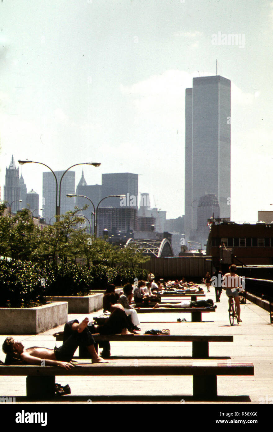 1973 world trade center hi-res stock photography and images - Alamy