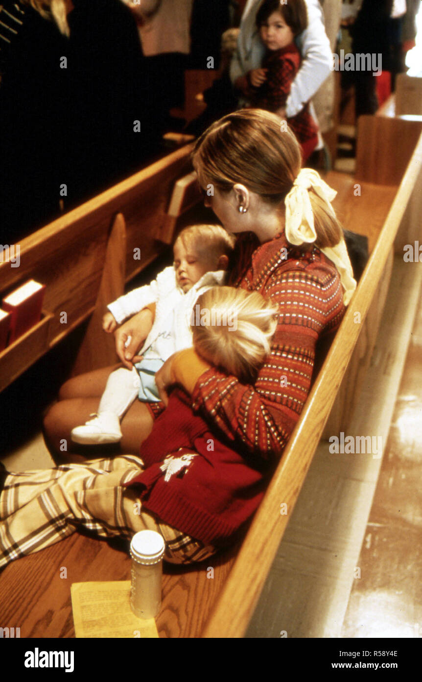 1970s mother with kids at church hi-res stock photography and images ...