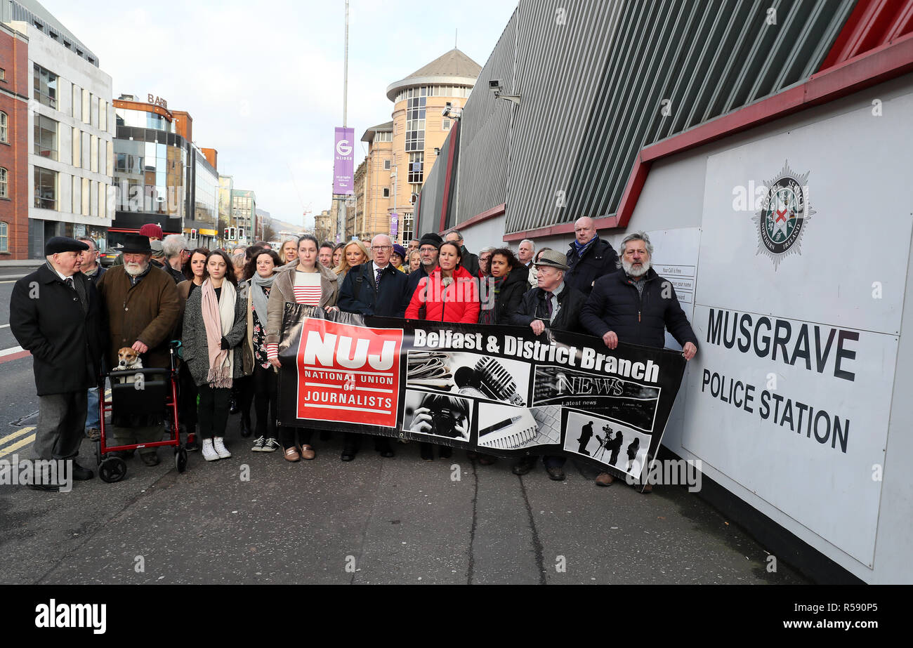 NUJ members show their support as they await the arrival of journalists ...