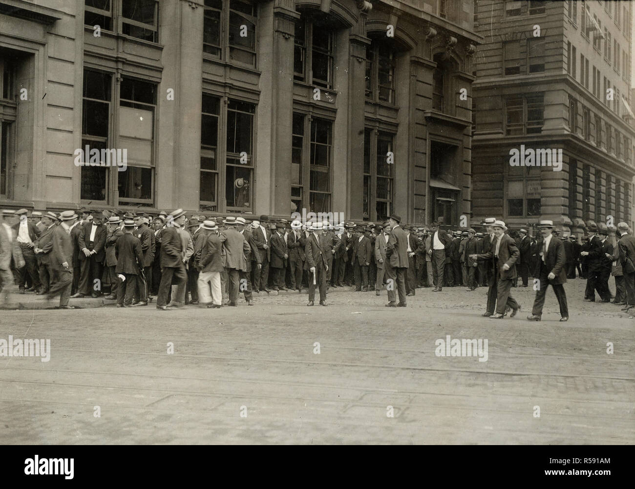 Historical bank run hi-res stock photography and images - Alamy