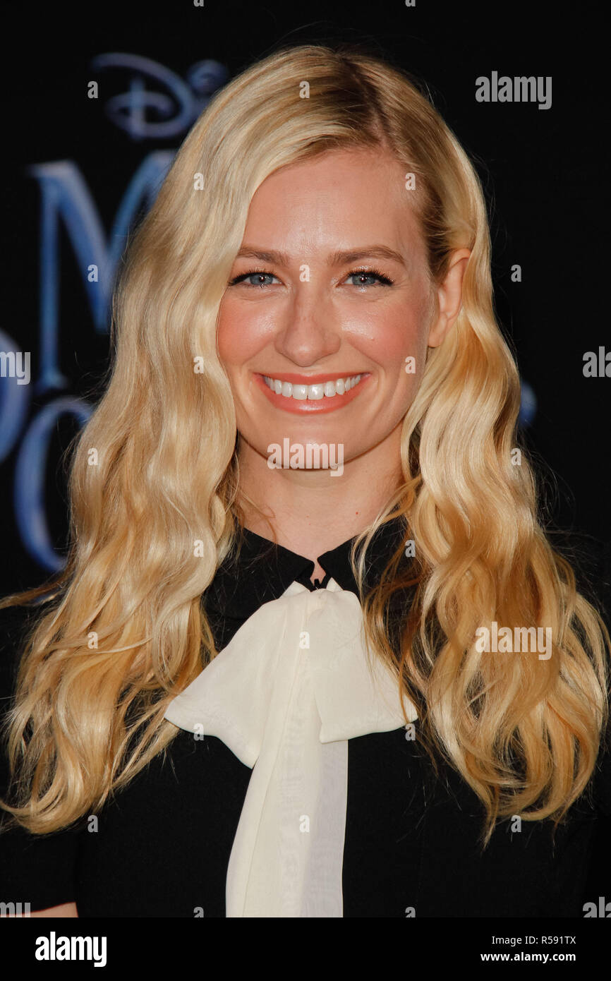 Beth behrs red carpet hi-res stock photography and images - Alamy