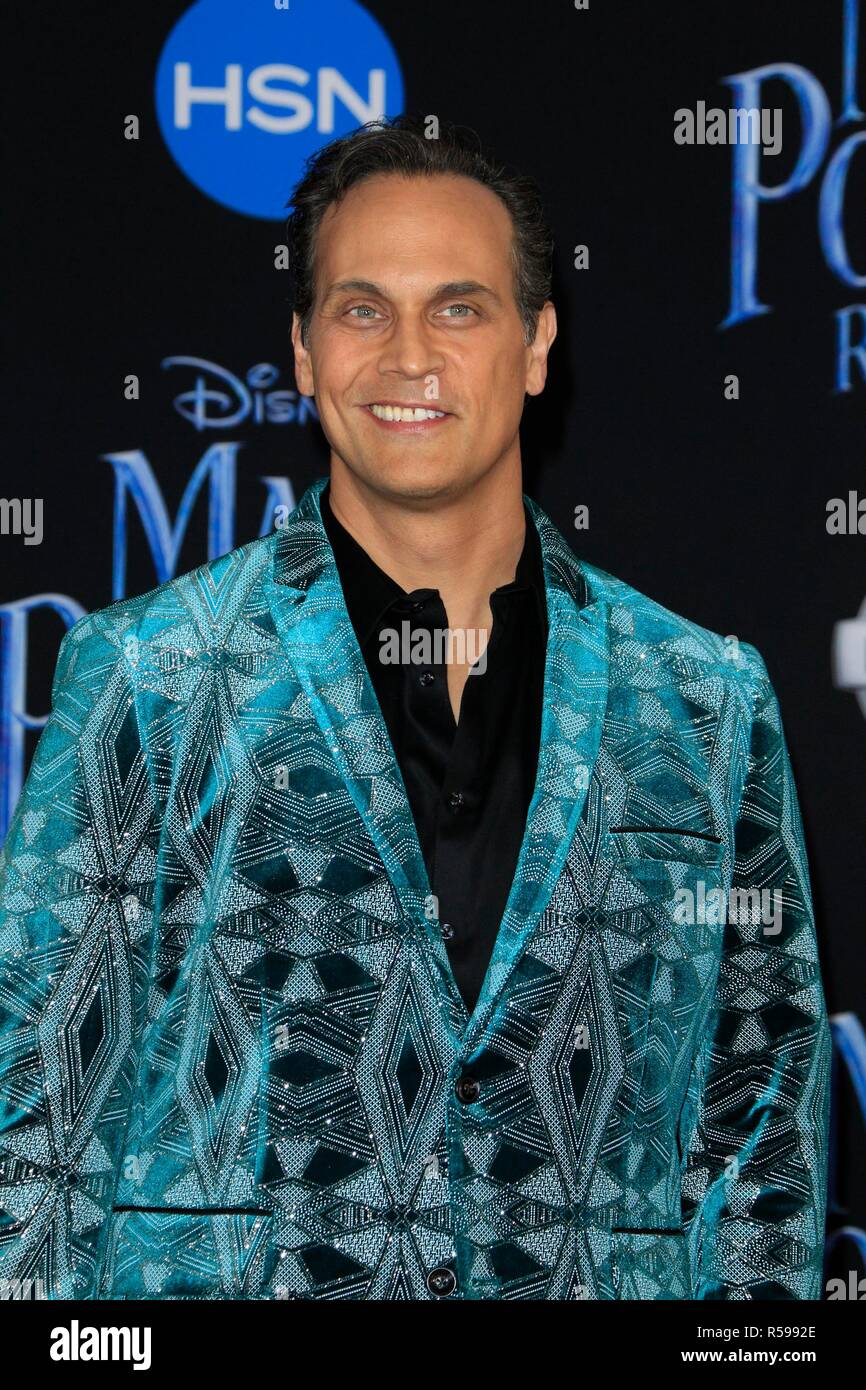 Todd stashwick hi-res stock photography and images - Alamy