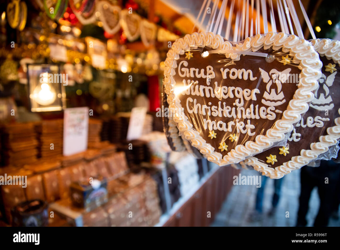 30 November 2018, Bavaria, Nürnberg: Gingerbread hearts with the ...