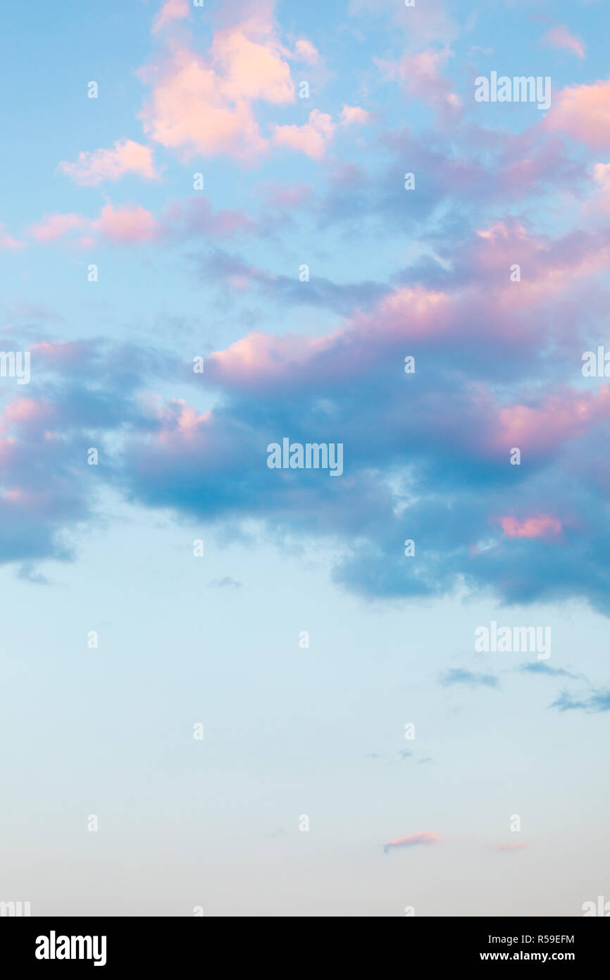 Blue sky voluminous fluffy hi-res stock photography and images - Alamy