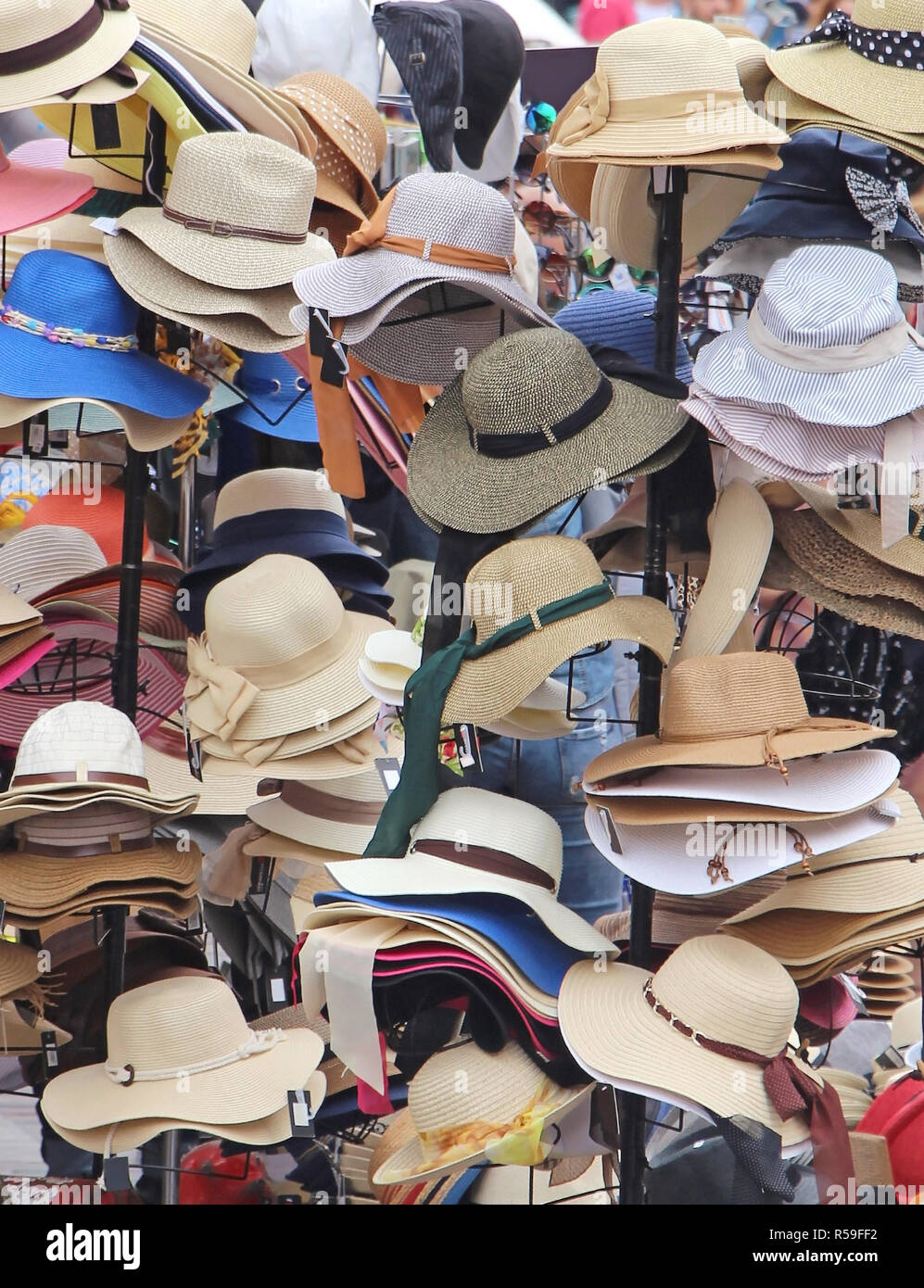 Summer hats market stall Stock Photo - Alamy