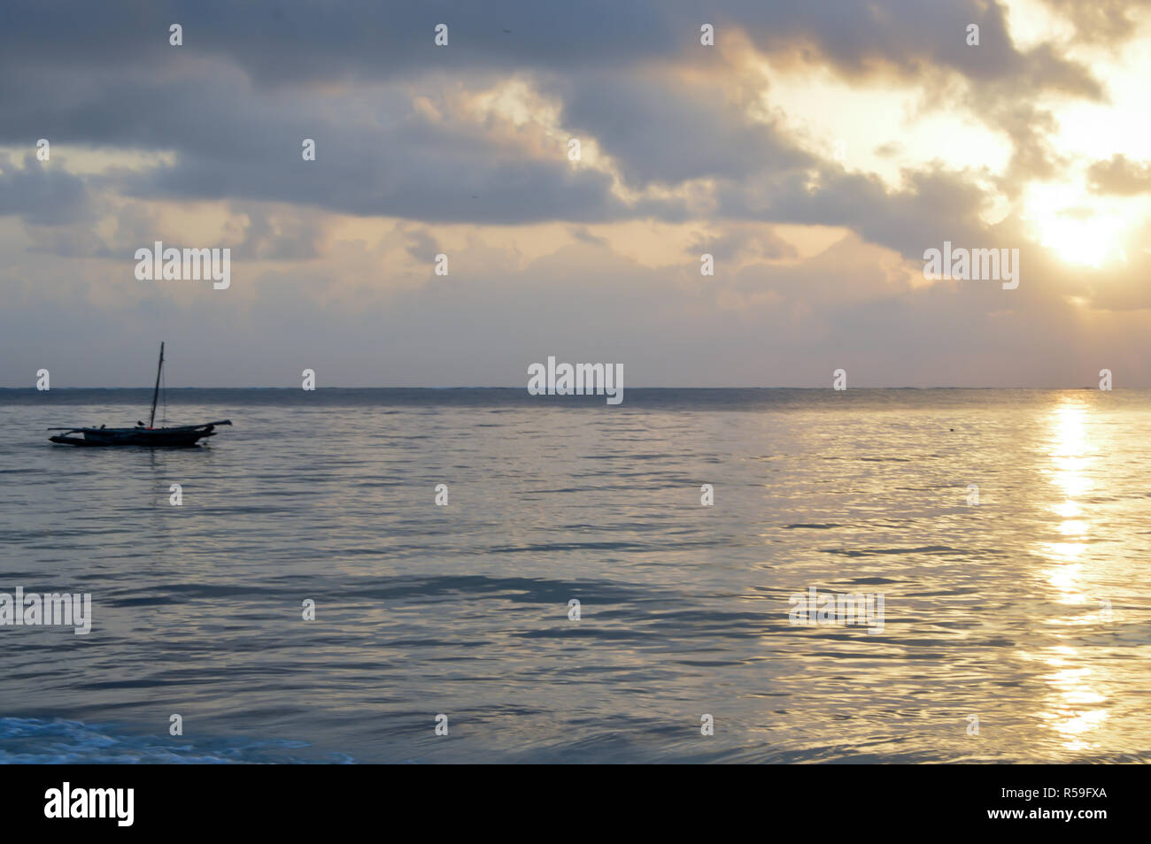Dhow rudder hi-res stock photography and images - Alamy