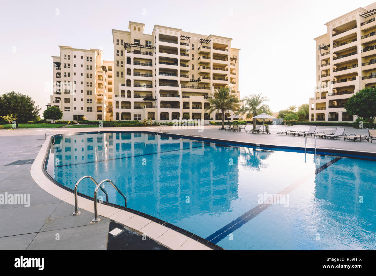Community swimming pool building hi-res stock photography and images ...