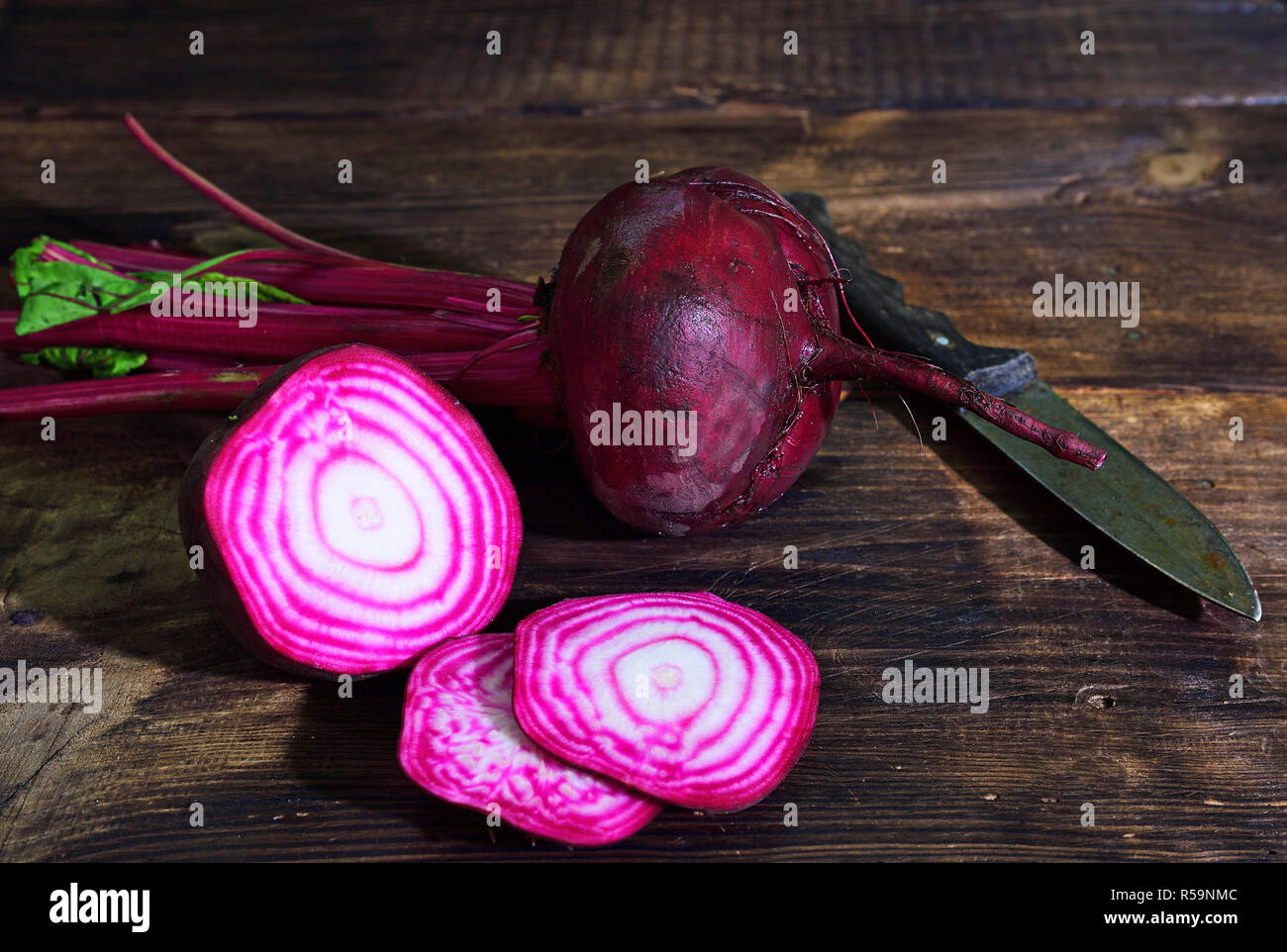 Slices of fresh red beet sliced Stock Photo - Alamy