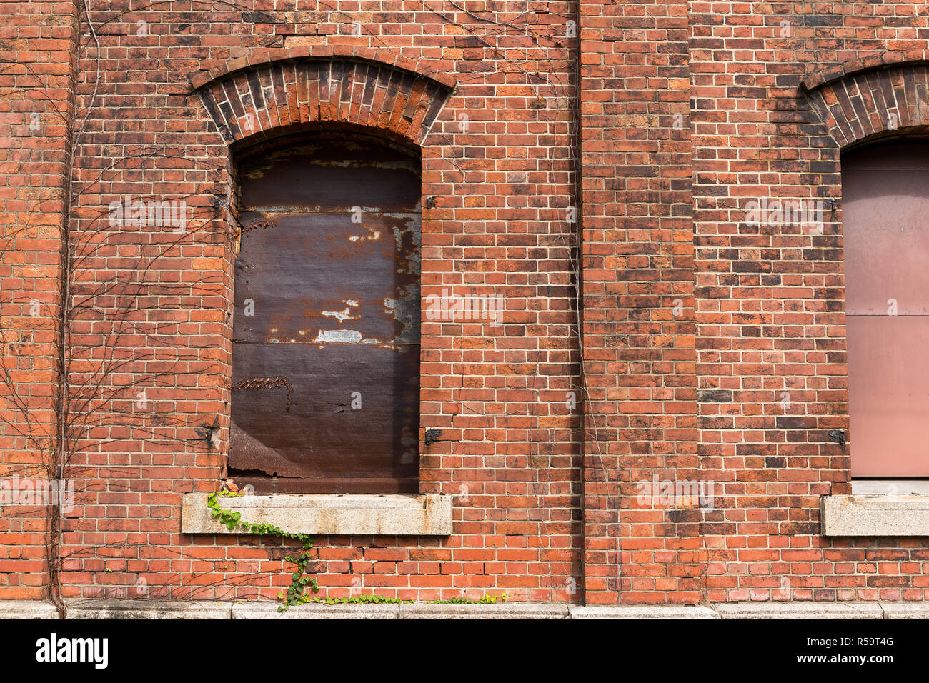 Red brick building Stock Photo - Alamy