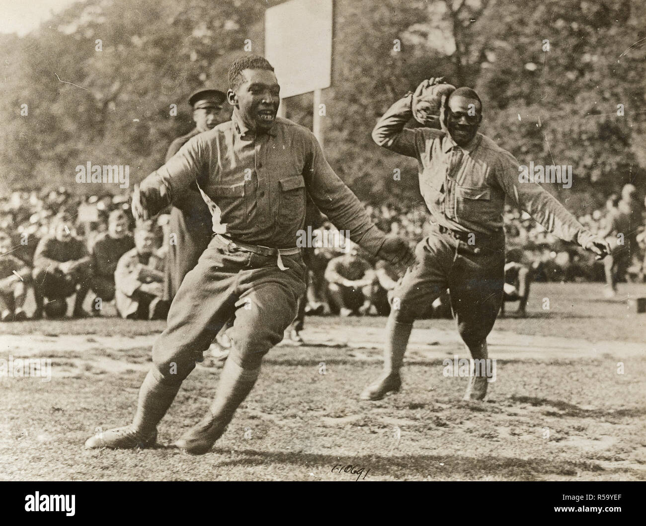 WW I Photos - Colored / African American Troops - U.S. Soldiers Give ...