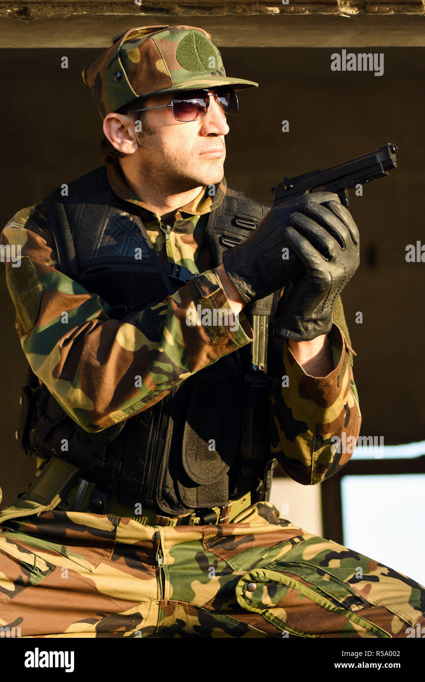 Soldier labor hi-res stock photography and images - Alamy