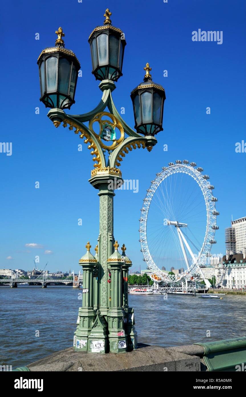 Lantern lamp london hi-res stock photography and images - Alamy